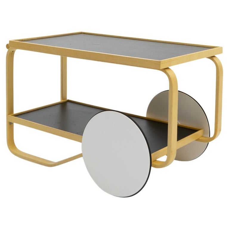 Design Classic: Alvar Aalto Servierwagen 901, Artek Finnland im Angebot ...