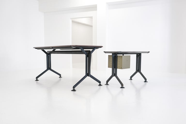 Desk Arco 'Arredamenti Metallici Serie "Arco"' by Studio BBPR for ...