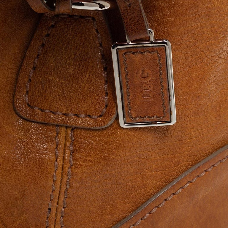 D&G Tan Leather Linda Drawstring Tote For Sale at 1stDibs