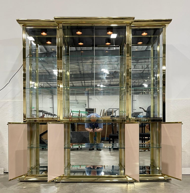 DIA Design Institute America Brass Vitrine Display Case For Sale at 1stDibs