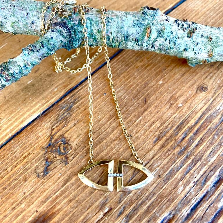 Diamond and 14 Karat Gold Open Shield Chain Necklace For Sale at 1stDibs