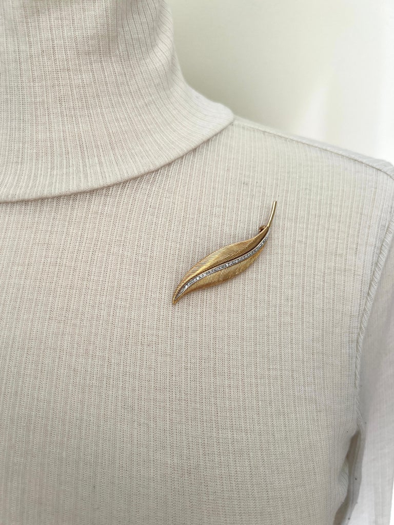 Diamond and 14K Yellow Gold Leaf Brooch For Sale at 1stDibs