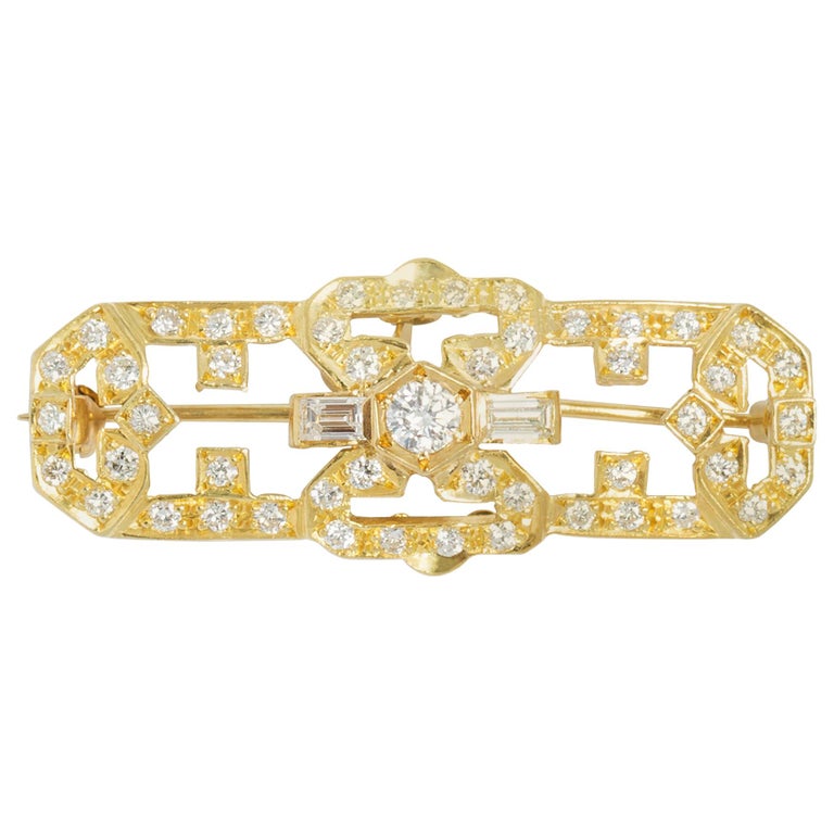 Diamond and 18 Karat Yellow Gold Convertible Brooch For Sale at 1stDibs