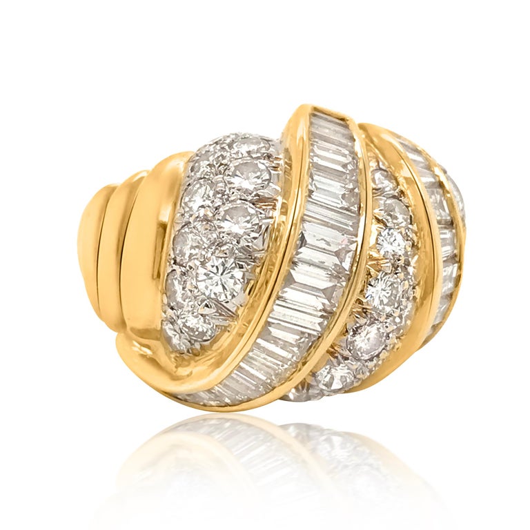 Diamond and 18 Karat Gold Ring For Sale at 1stDibs