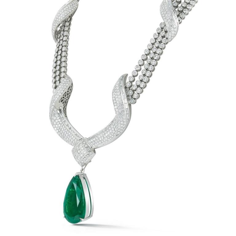 Diamond and Emerald Drop Necklace For Sale at 1stDibs