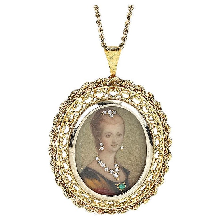 Diamond And Emerald Portrait Pin Brooch In 18K Yellow Gold For Sale at ...