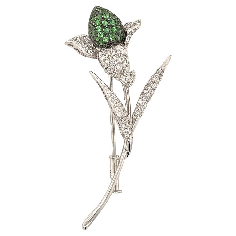 Diamond and Green Garnet Pin/Pendant For Sale at 1stDibs