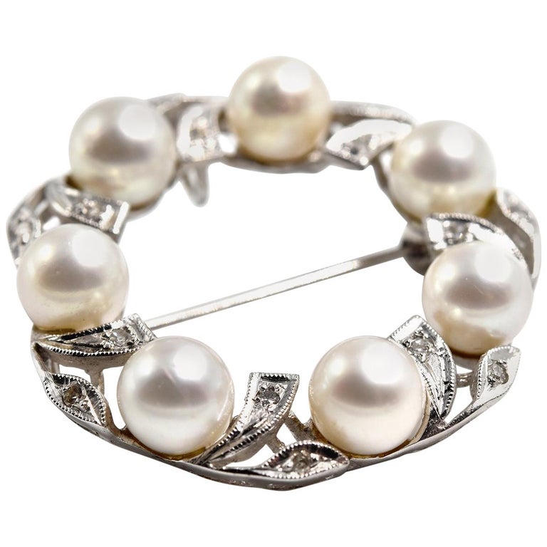 Diamond and Pearl Circle Pin 14 Karat White Gold at 1stDibs