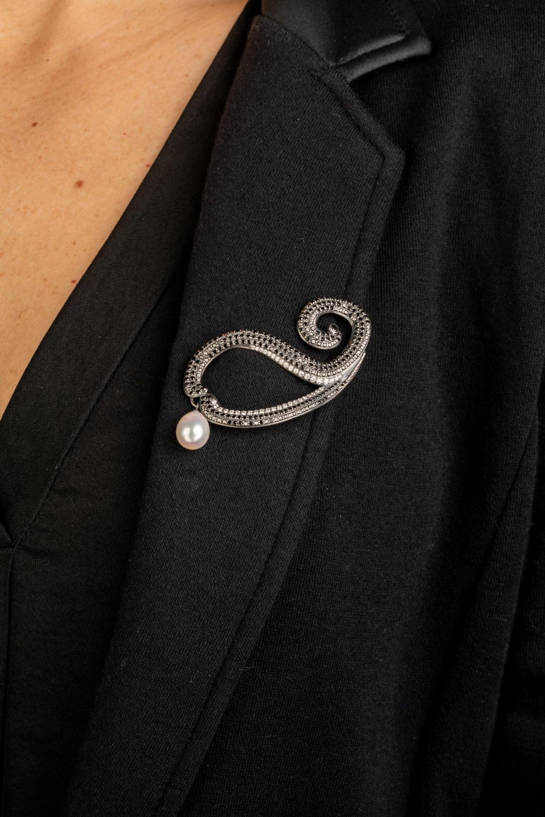 Diamond and Pearl Opera Mask, Pendant, and Brooch For Sale at 1stDibs