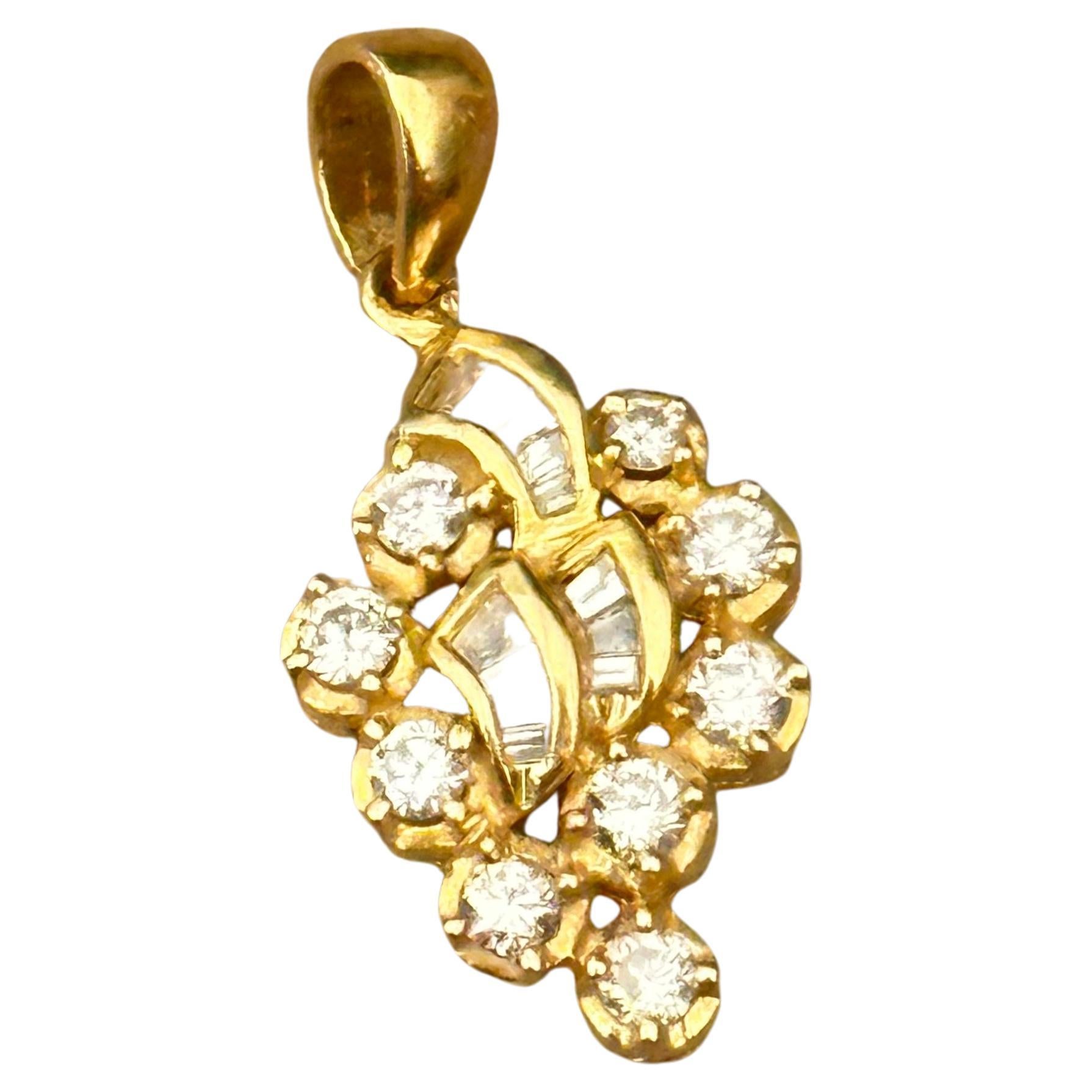 Diamond Cluster Pendant in 20k Gold For Sale at 1stDibs