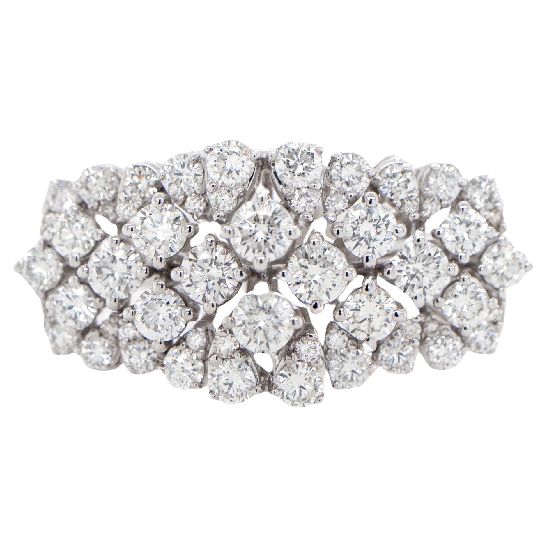 Diamond Cluster Ring 2.49 Carats 18K White Gold For Sale at 1stDibs