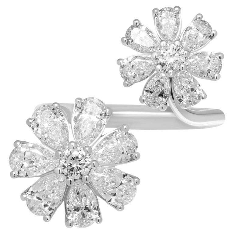 Diamond Daisy Ring For Sale at 1stDibs