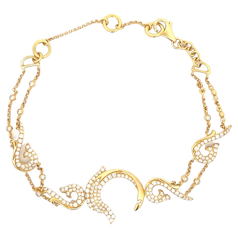 Diamond Dolphin Bracelet in 18k Yellow Gold For Sale at 1stDibs