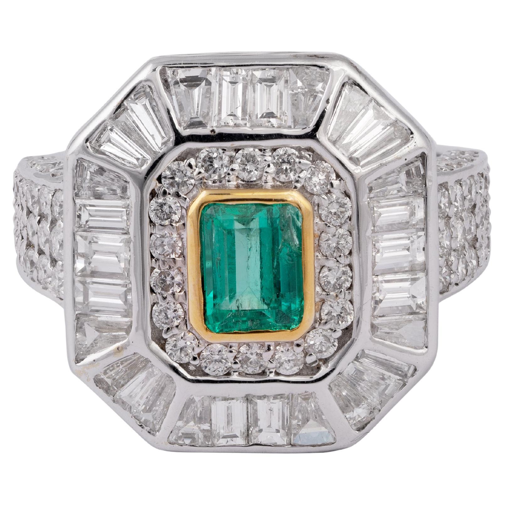 18k gold Diamond Emerald Ring For Sale at 1stDibs