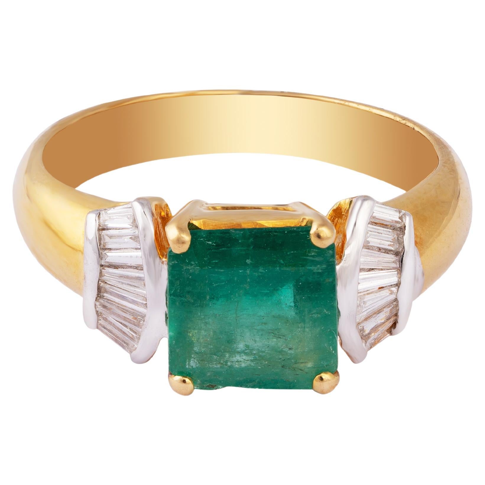 Emerald Diamond 18K Gold Ring For Sale at 1stDibs
