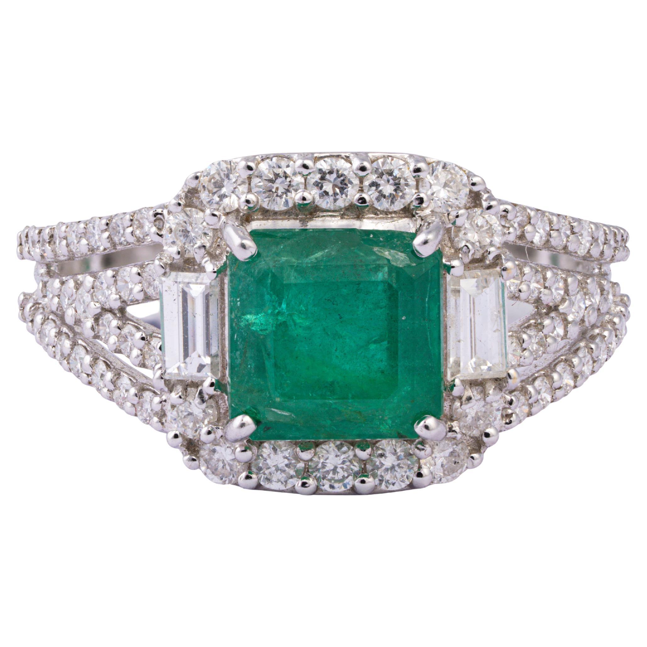 Emerald Diamond 18K Gold Ring For Sale at 1stDibs