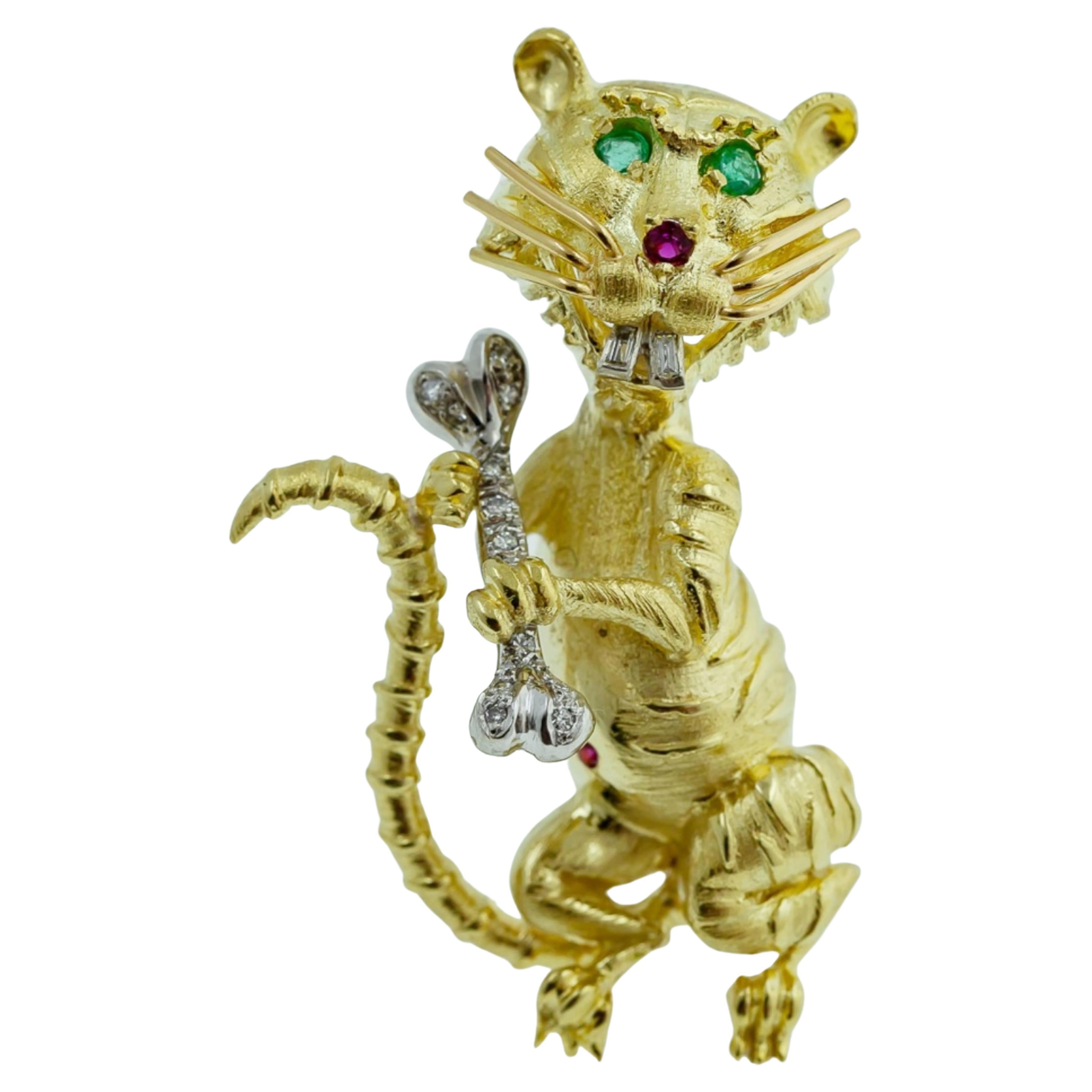 Adorable Gold Emerald Ruby Tiger Brooch For Sale at 1stDibs