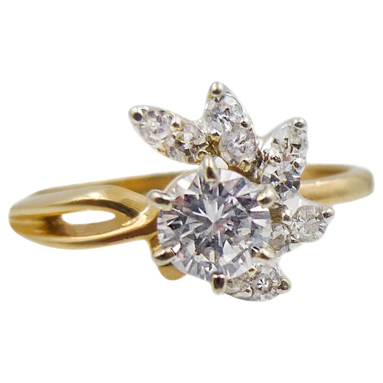 Diamond Gold Flower Ring For Sale at 1stDibs