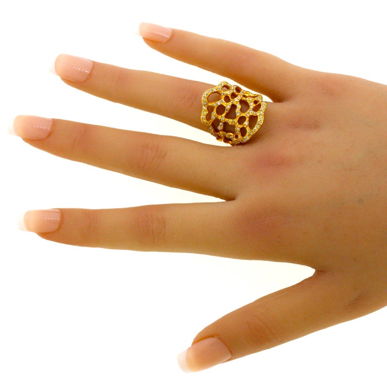 Diamond Gold Honeycomb Ring For Sale at 1stDibs