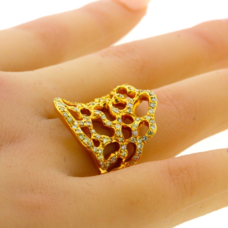 Diamond Gold Honeycomb Ring For Sale at 1stDibs