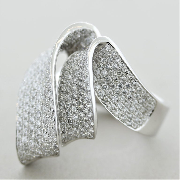 Diamond Gold Ribbon Ring For Sale at 1stDibs