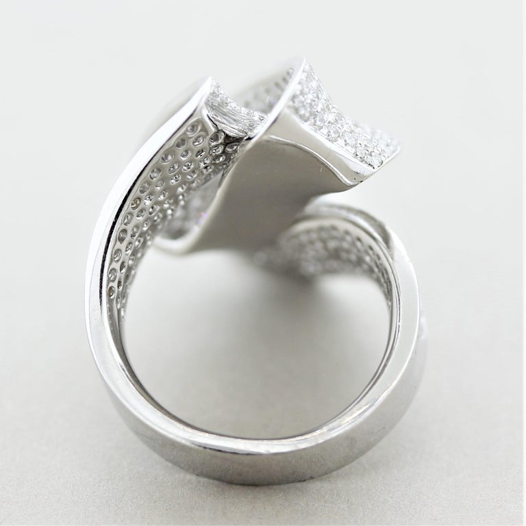 Diamond Gold Ribbon Ring For Sale at 1stDibs