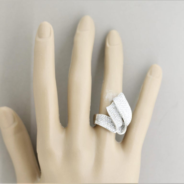 Diamond Gold Ribbon Ring For Sale at 1stDibs