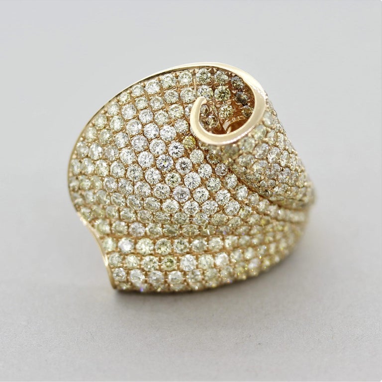 Diamond Gold Stingray Cocktail Ring For Sale at 1stDibs