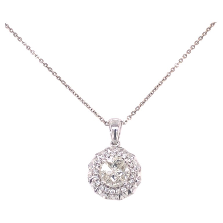 Diamond Halo Pendant in 18k White Gold For Sale at 1stDibs