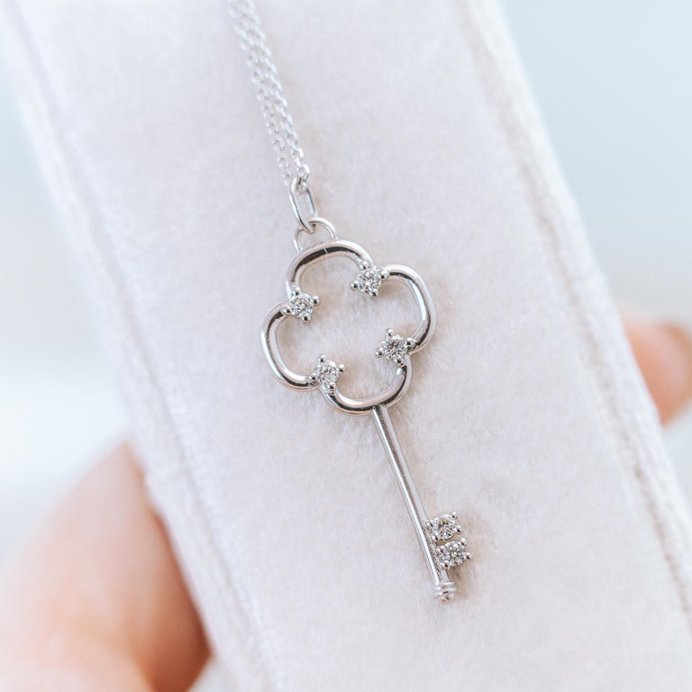 Diamond Key Necklace in 14k White Gold For Sale at 1stDibs