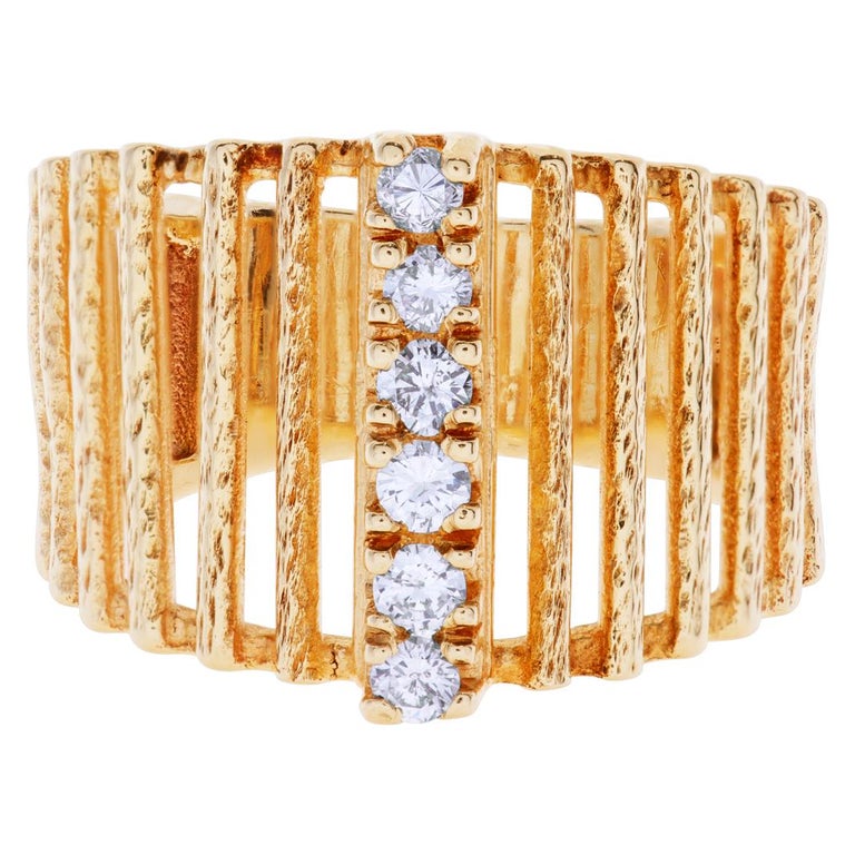 Diamond Line Ring in 14k Yellow Gold For Sale at 1stDibs