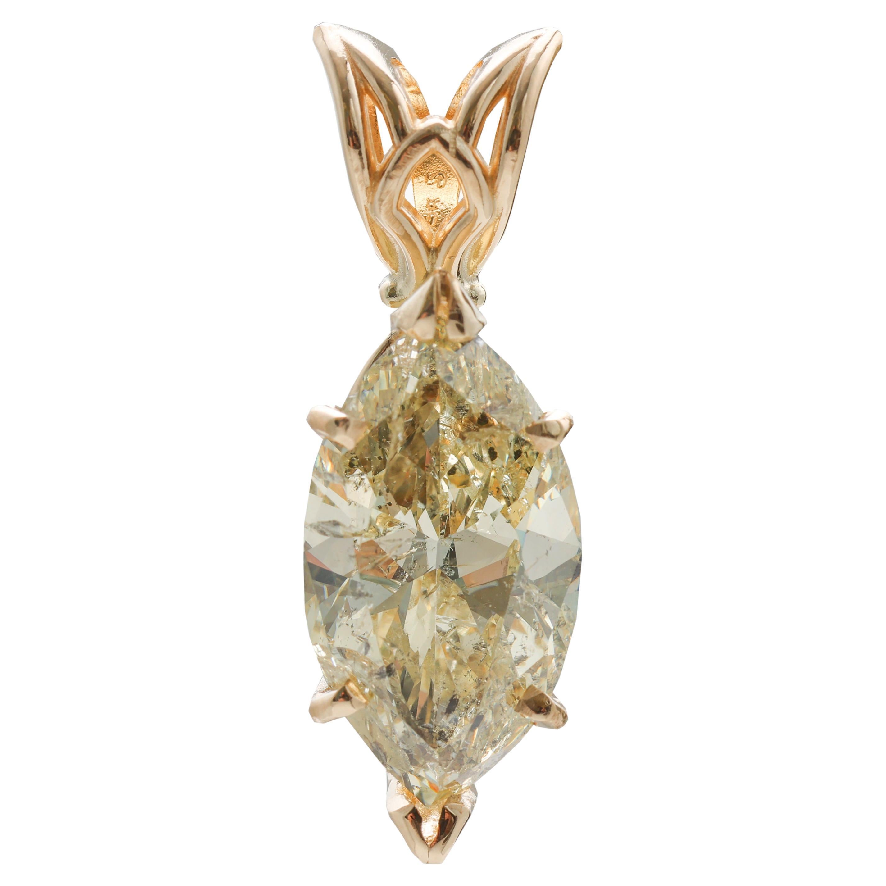 GIA Certified - 4.09 carat Fancy Deep Yellow Diamond For Sale at 1stDibs