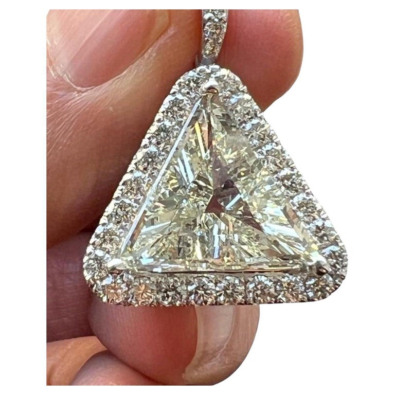 Diamond Pendant Triangle Total Carat Weight 10.23 Carat GIA For Sale at ...