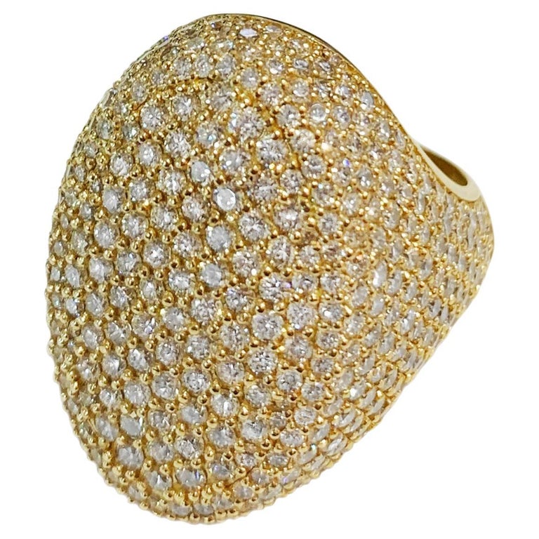 Diamond Ring in Yellow Gold For Sale at 1stDibs