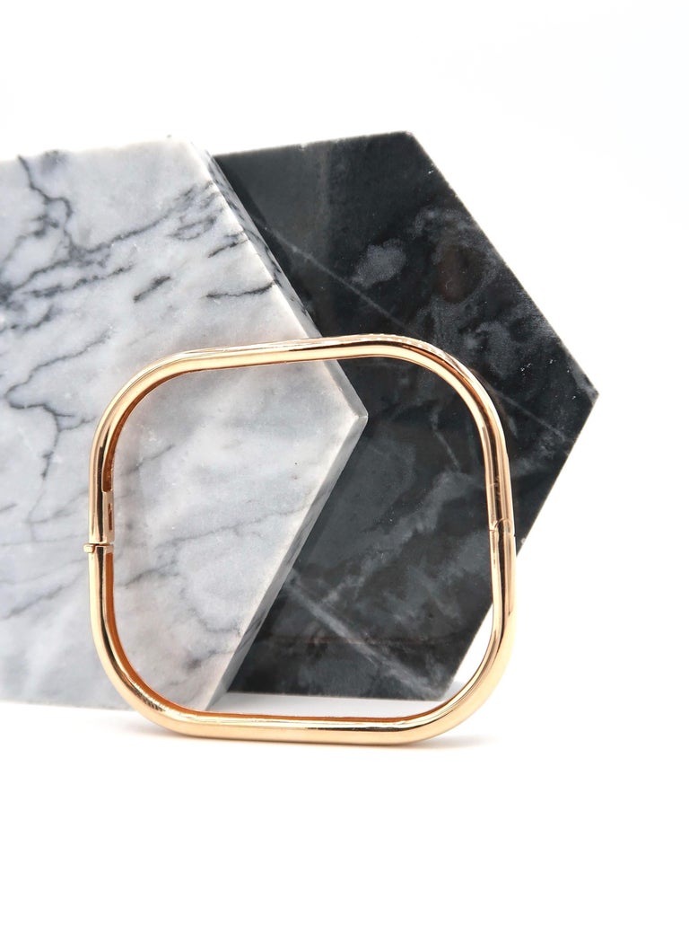 Diamond Rounded Rectangle Bangle in 18 Karat Rose Gold For Sale at 1stDibs