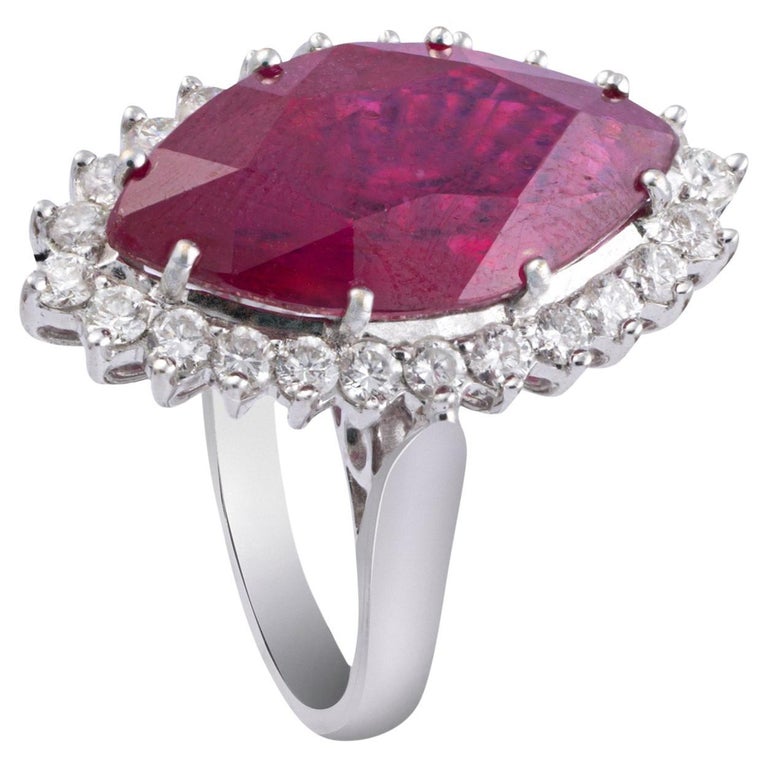 18k gold Diamond Ruby Ring For Sale at 1stDibs