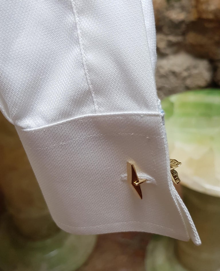 Diamond Star Cufflinks Set in 18 Karat Gold Settings For Sale at 1stDibs