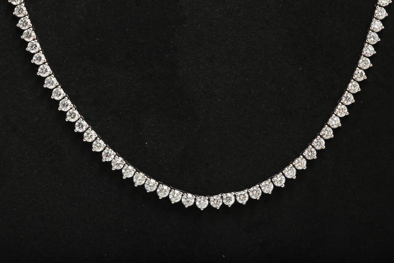 Diamond Straight Line Necklace 18 Carat F-G SI1-SI2 For Sale at 1stDibs