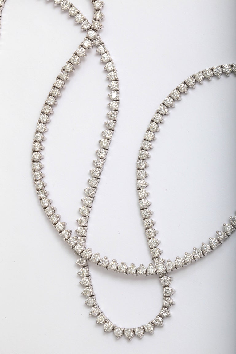 Diamond Straight Line Necklace 18 Carat F-G SI1-SI2 For Sale at 1stDibs