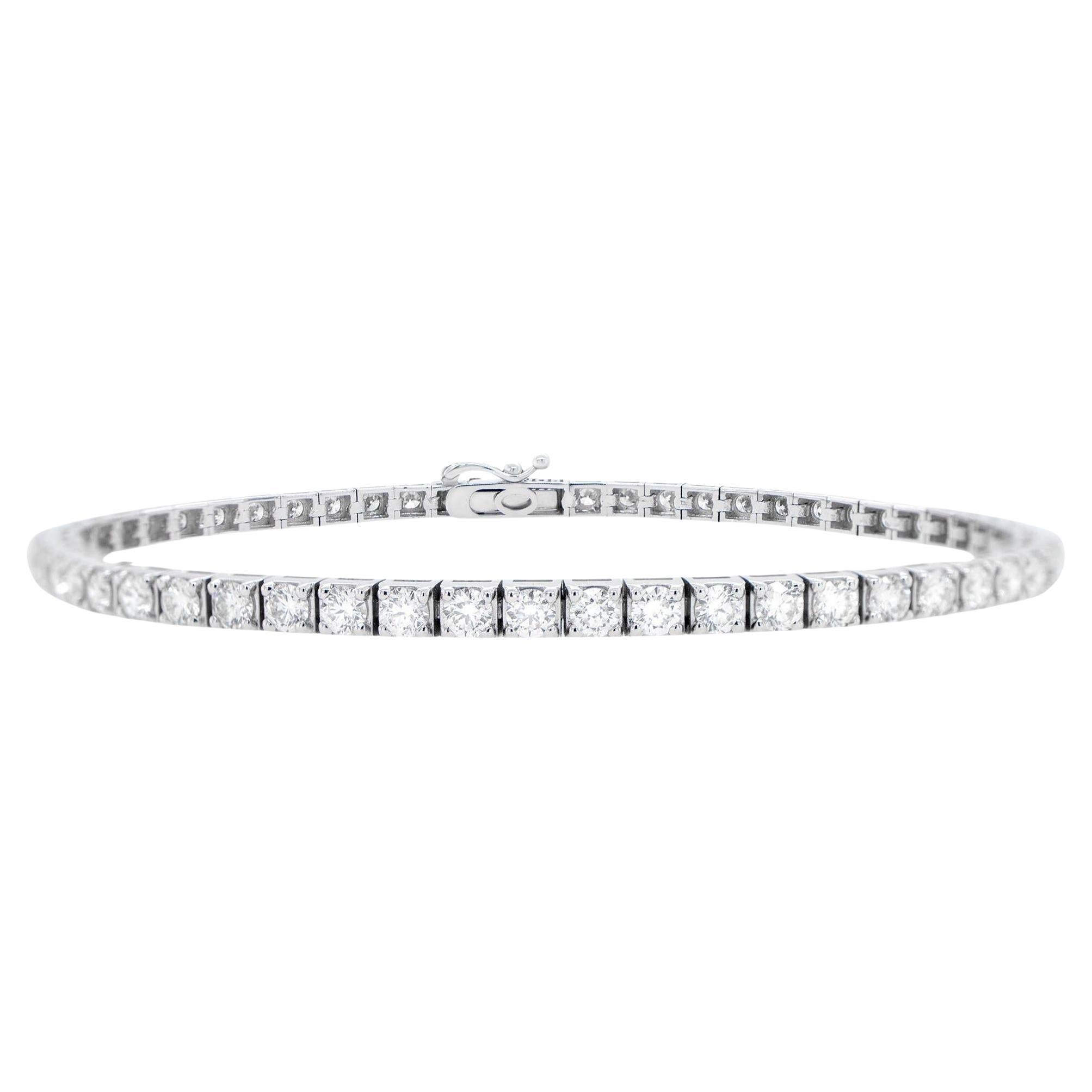 Contemporary 18 Carat White Gold Round Brilliant Diamond Tennis