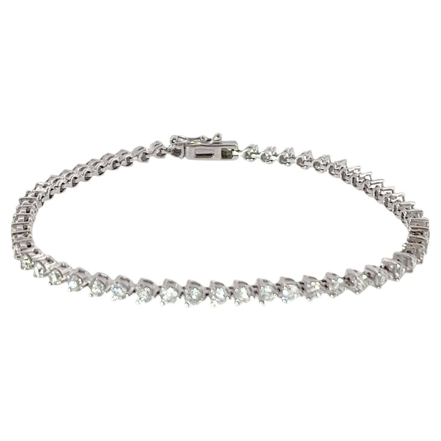 Diamond 18K White Gold Star-Halo Tennis Bracelet For Sale at 1stDibs