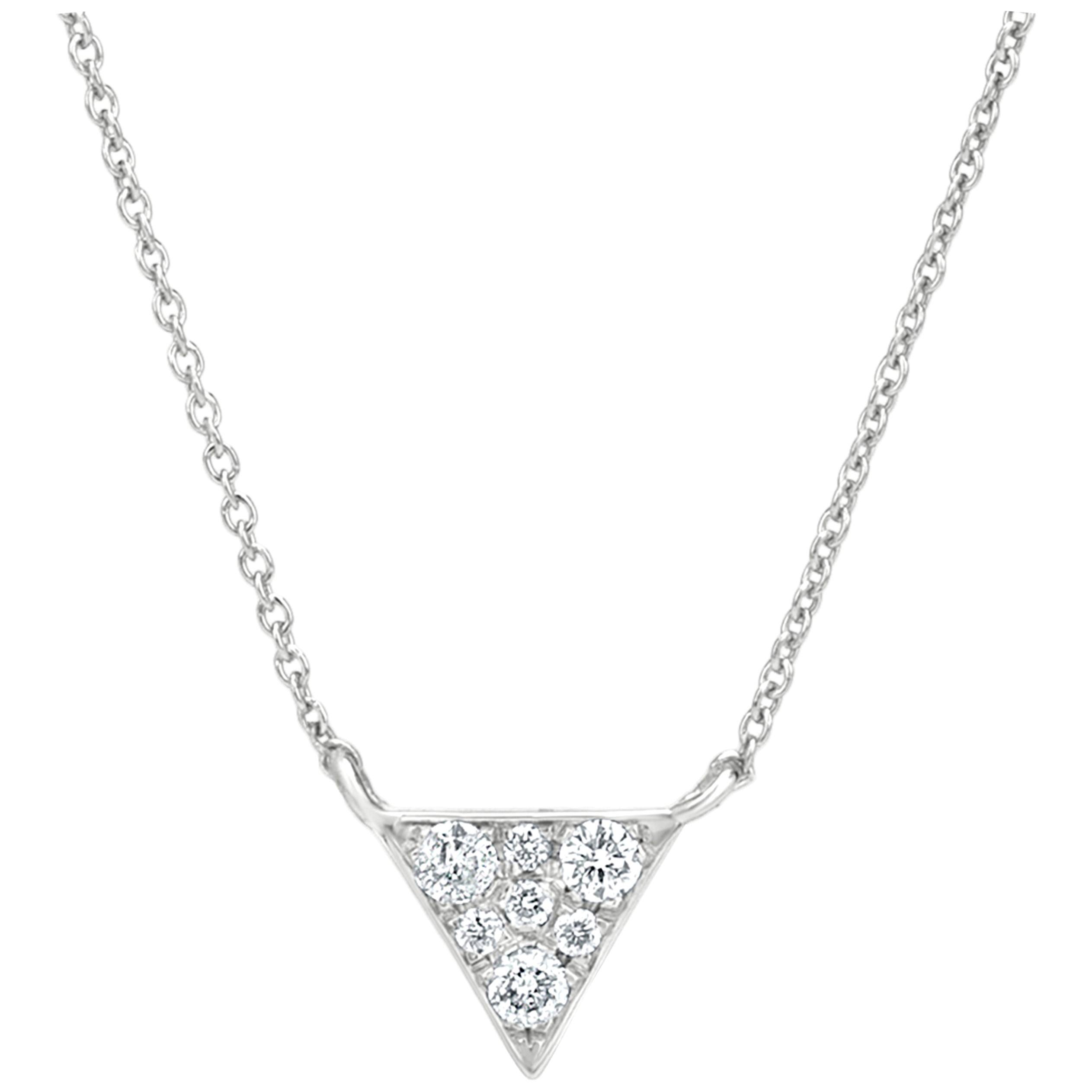 14 Karat White Gold Triangle Diamond Pendant Necklace For Sale at 1stDibs