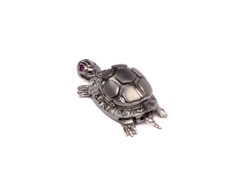 Diamond Turtle Pendant, 18 Karat White Gold For Sale at 1stDibs