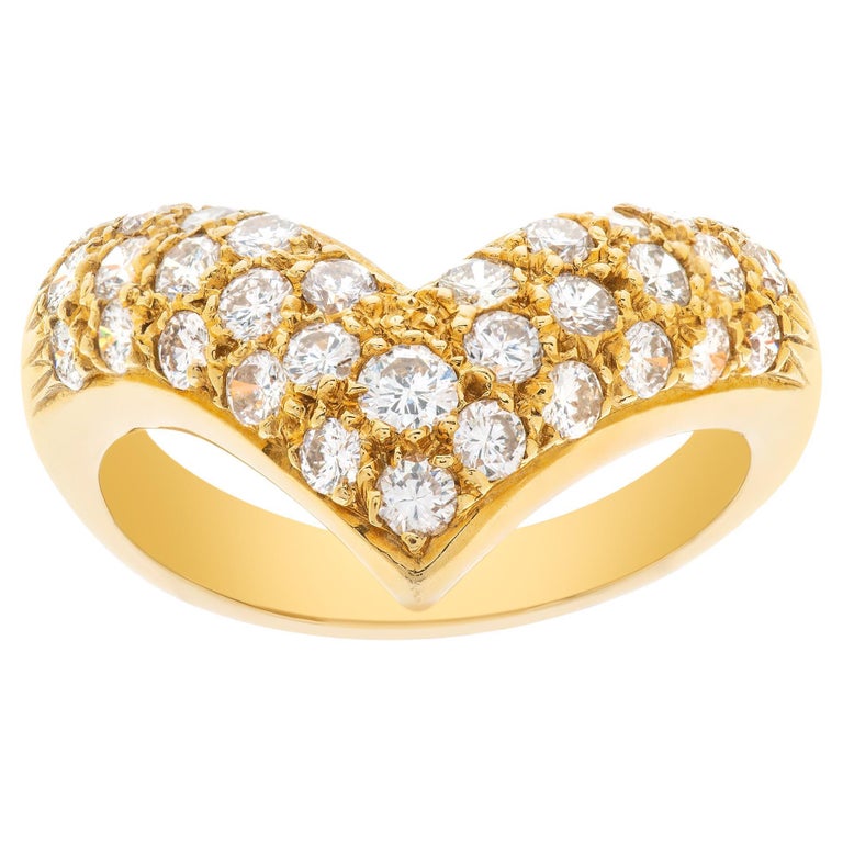 Diamond V Ring in 18k Yellow Gold For Sale at 1stDibs