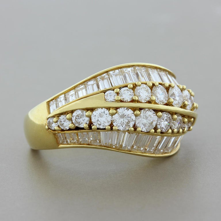Diamond Wave Gold Ring For Sale at 1stDibs