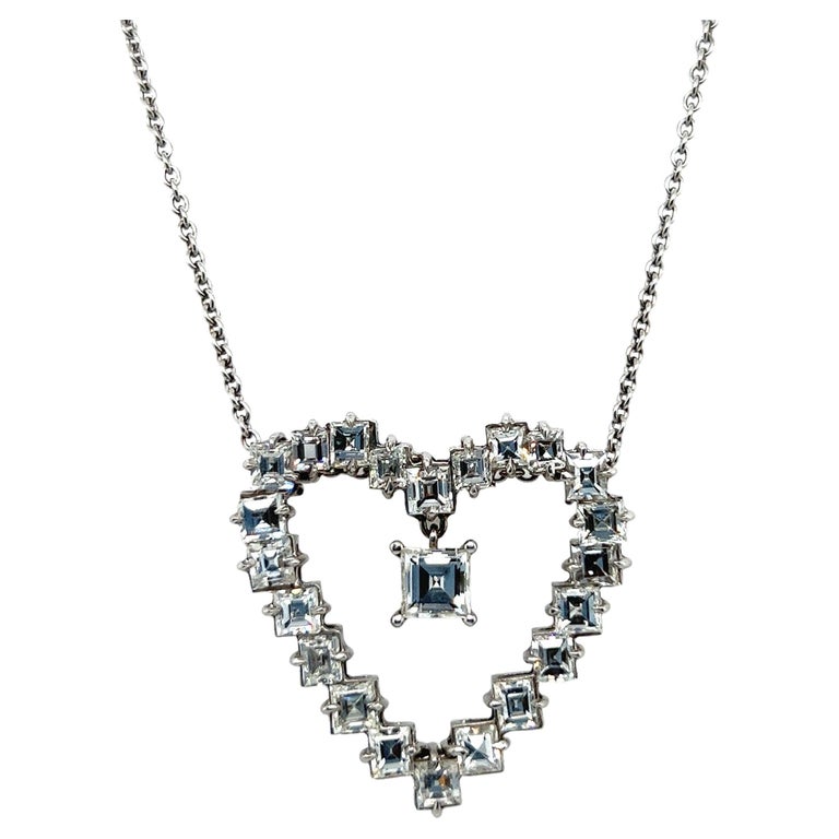 Diamond White Gold Heart Pendant Necklace For Sale at 1stDibs