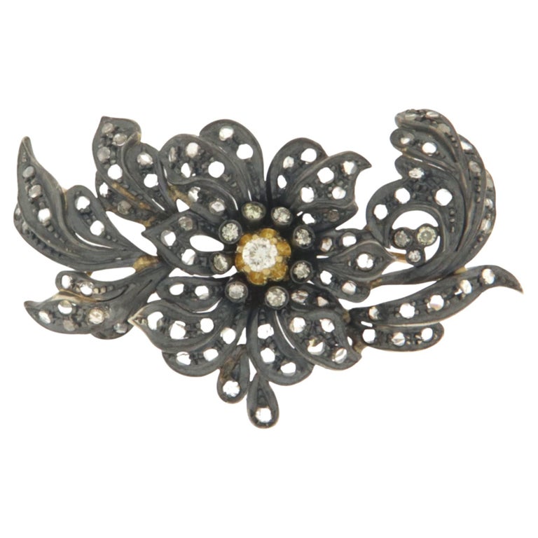 Diamonds 14 Karat Yellow Gold Brooch For Sale at 1stDibs