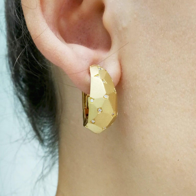 Customizable Diamonds 18 Karat Yellow Matte Gold Geometry Small Suite ...