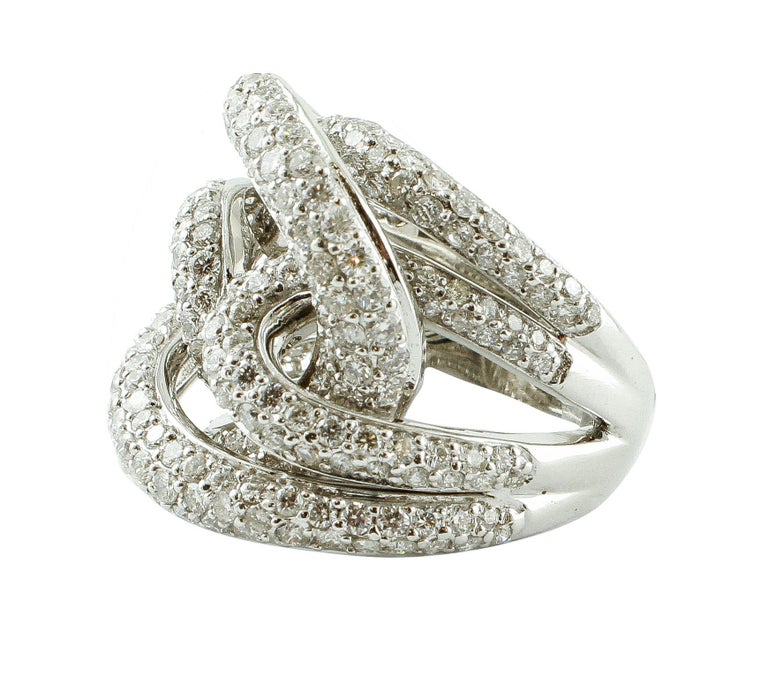 Diamonds and 18 Karat White Gold Intertwined Bands Ring For Sale at 1stDibs