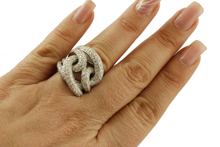 Diamonds and 18 Karat White Gold Intertwined Bands Ring For Sale at 1stDibs
